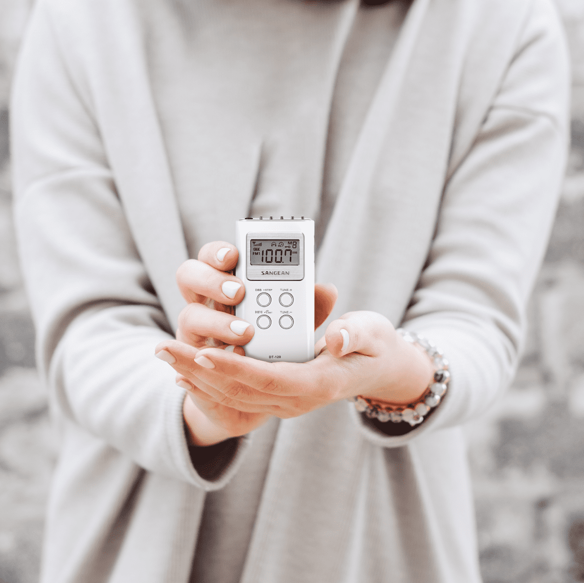 DT-120 AM / FM-Stereo Pocket Radio│SANGEAN Electronics
