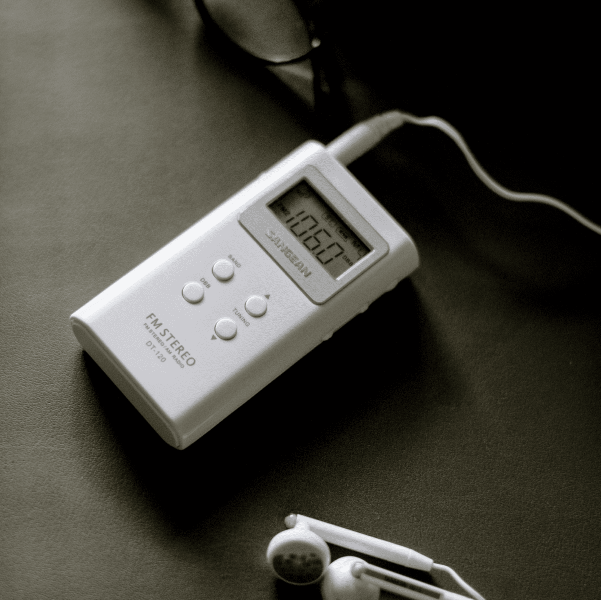 DT-120 AM / FM-Stereo Pocket Radio│SANGEAN Electronics