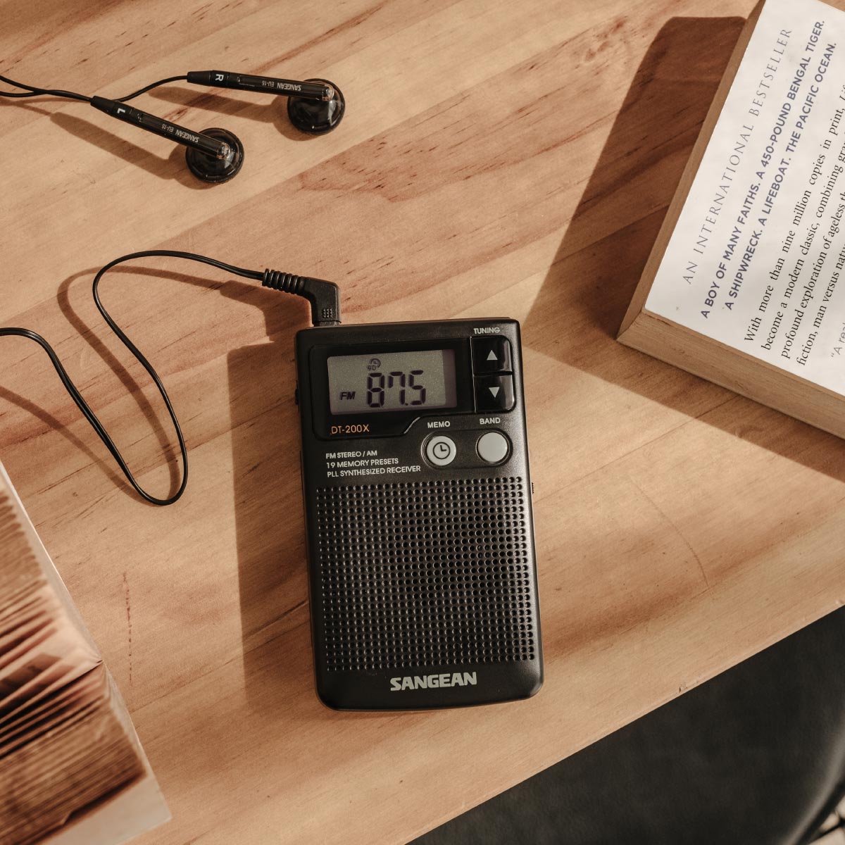 DT-200X AM/FM-Stereo Digital Tuning Pocket Radio│SANGEAN Electronics