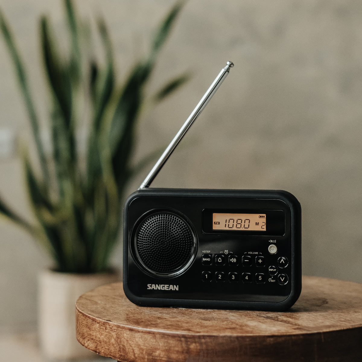 SG-104 AM / FM 立體聲數位式收音機│山進電子