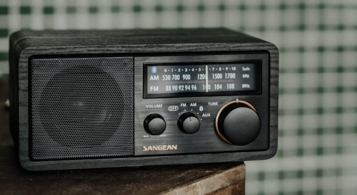 SG-118 AM/FM/AUX/BT Wooden Cabinet Radio│SANGEAN Electronics
