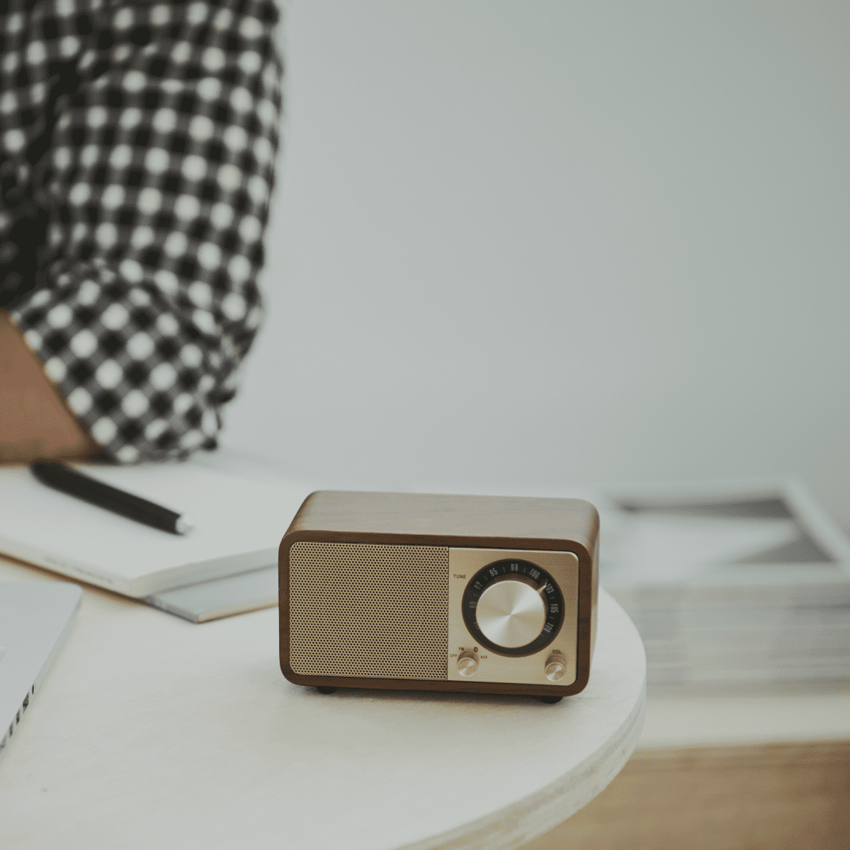 WR-7 FM / BT / AUX Wooden Cabinet Radio│SANGEAN Electronics