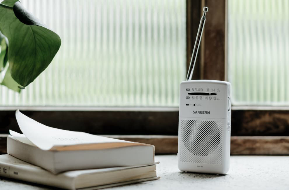 SR-35 AM / FM 口袋型收音機│山進電子