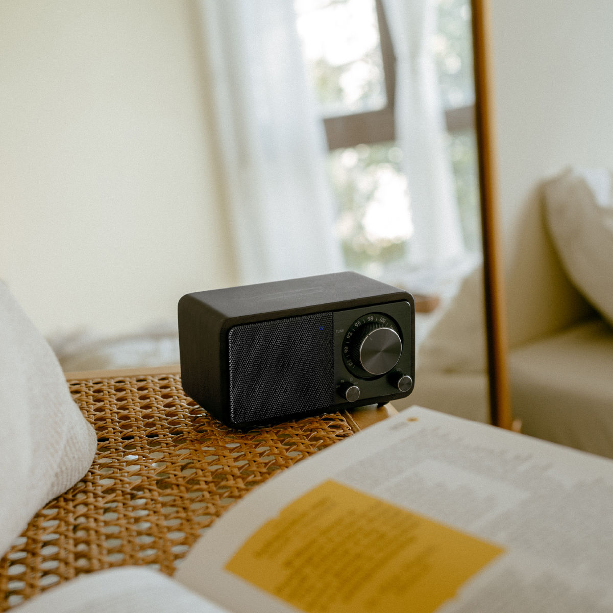WR-7 PLUS Radio Con Carcasa de Madera FM/Bluetooth/AUX│SANGEAN Electronics