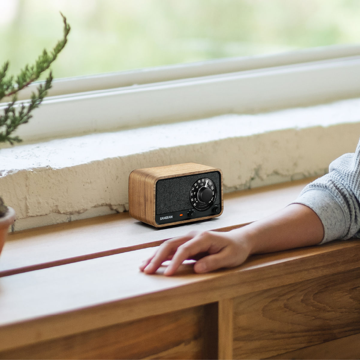 WR-8 AM / FM / Bluetooth Wooden Cabinet Radio│SANGEAN Electronics