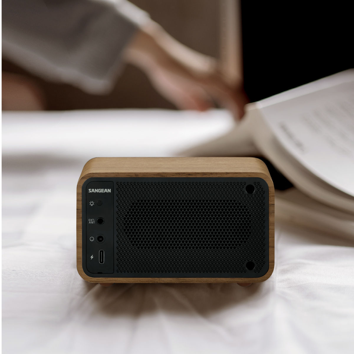 WR-8 AM / FM / Bluetooth Wooden Cabinet Radio│SANGEAN Electronics